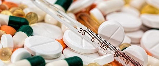 Difference Between Antibacterial and Antibiotic (with Comparison Chart ...